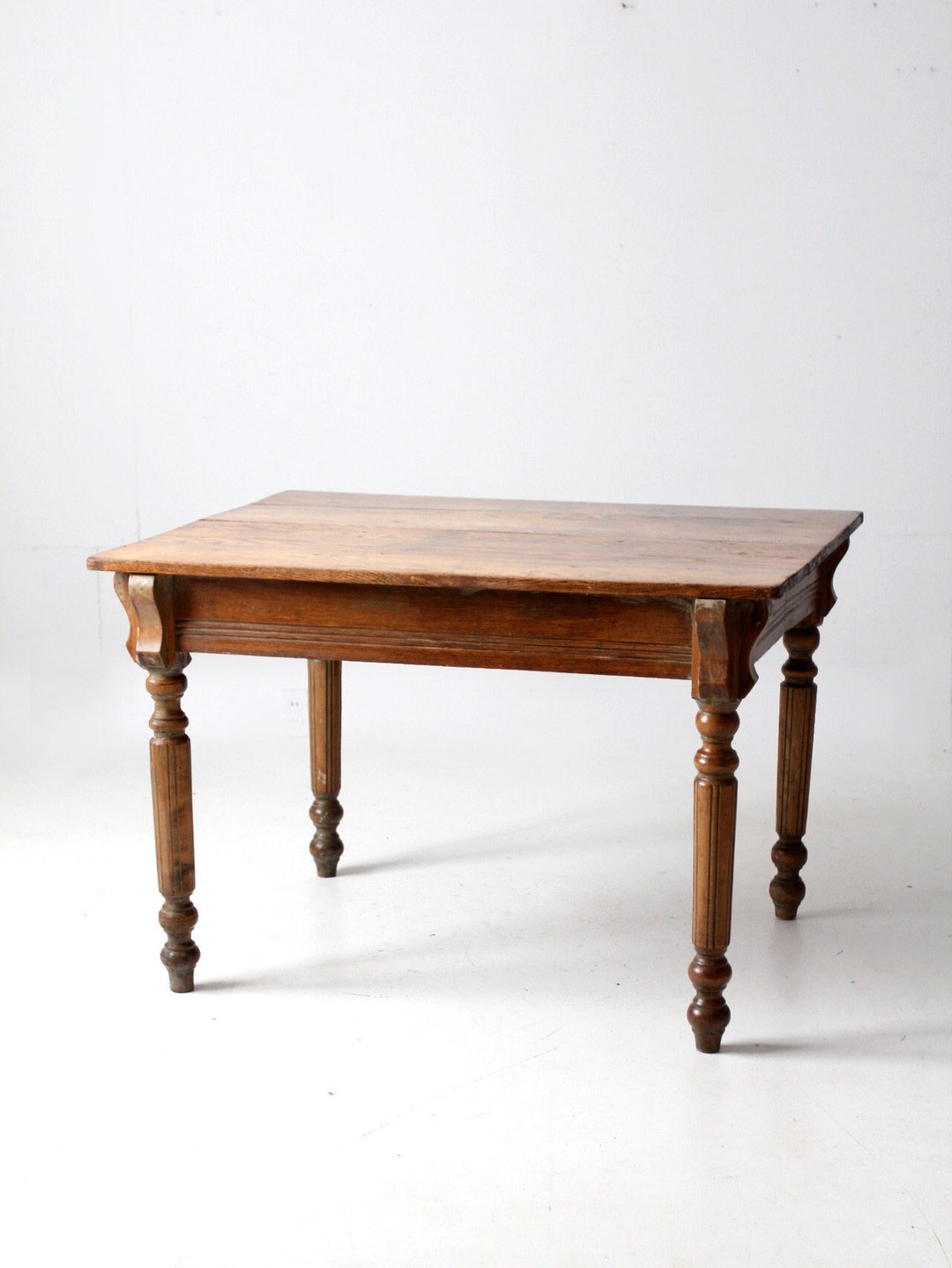 Antique tables store