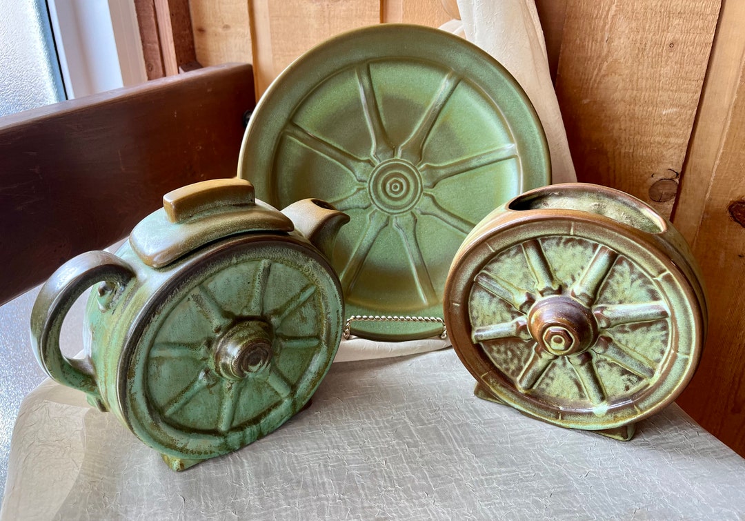 Vintage Frankoma Wagon-wheel Set, Avocado Green Teapot, Vase, Wagon ...