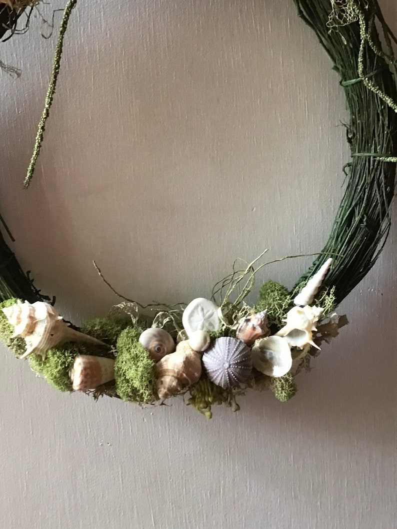 Mermaid's Garden Small Seashell Wreath, Beachy Wedding, Seashell Decor ...