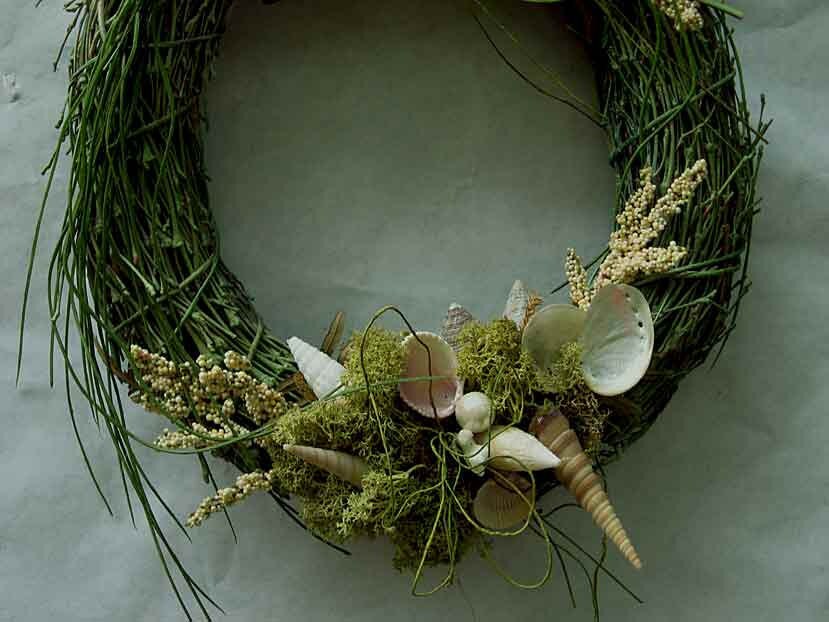 Mermaid's Garden Small Seashell Wreath, Beachy Wedding, Seashell Decor ...