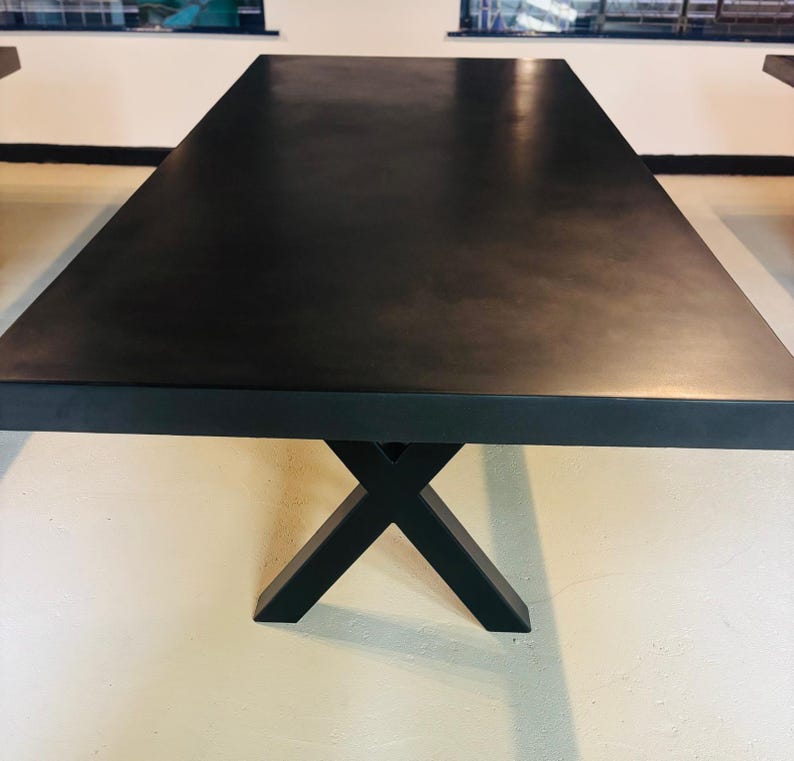 Concevez votre propre table à manger en béton poli Table à manger pour ...