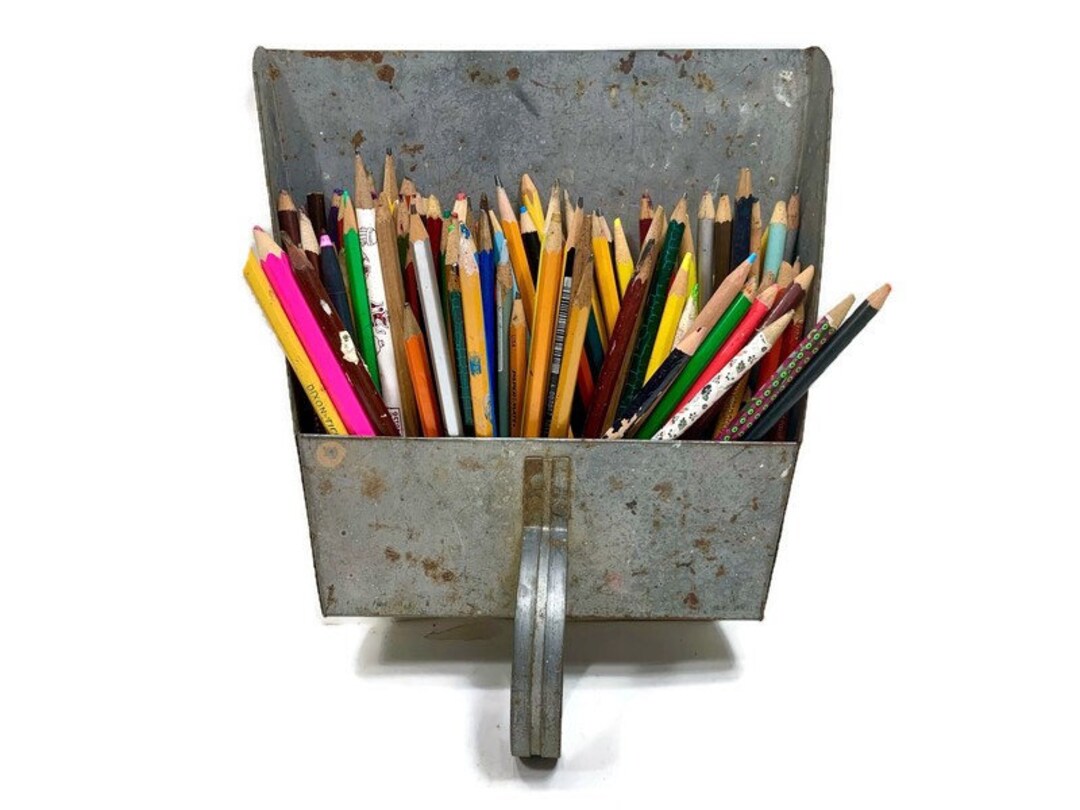 Vintage Dust Pan for Repurposing, as Memo Board, Christmas Decor ...