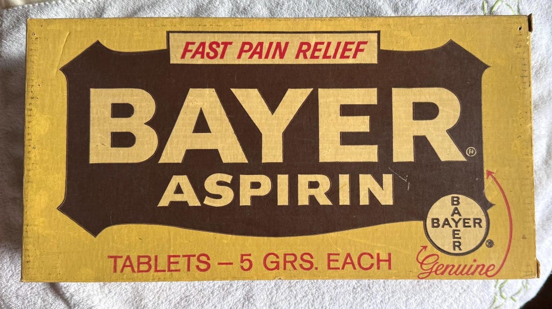 Vintage BAYER Aspirin Window Display Box 20” X 10.5 X 5”. A Great Piece ...