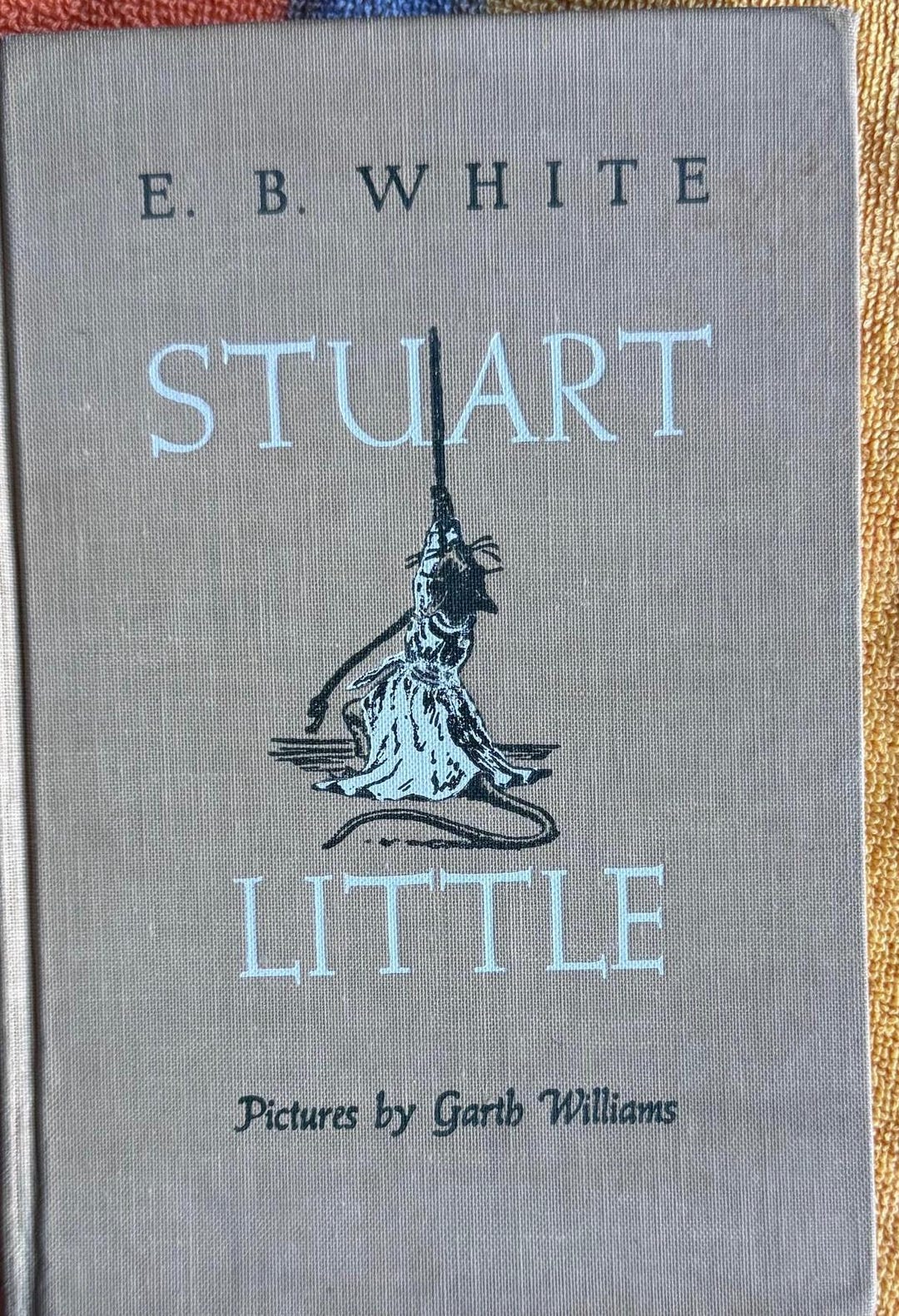Stuart Little by E.B White, Pictured by Garth Williams. 1945. - Etsy