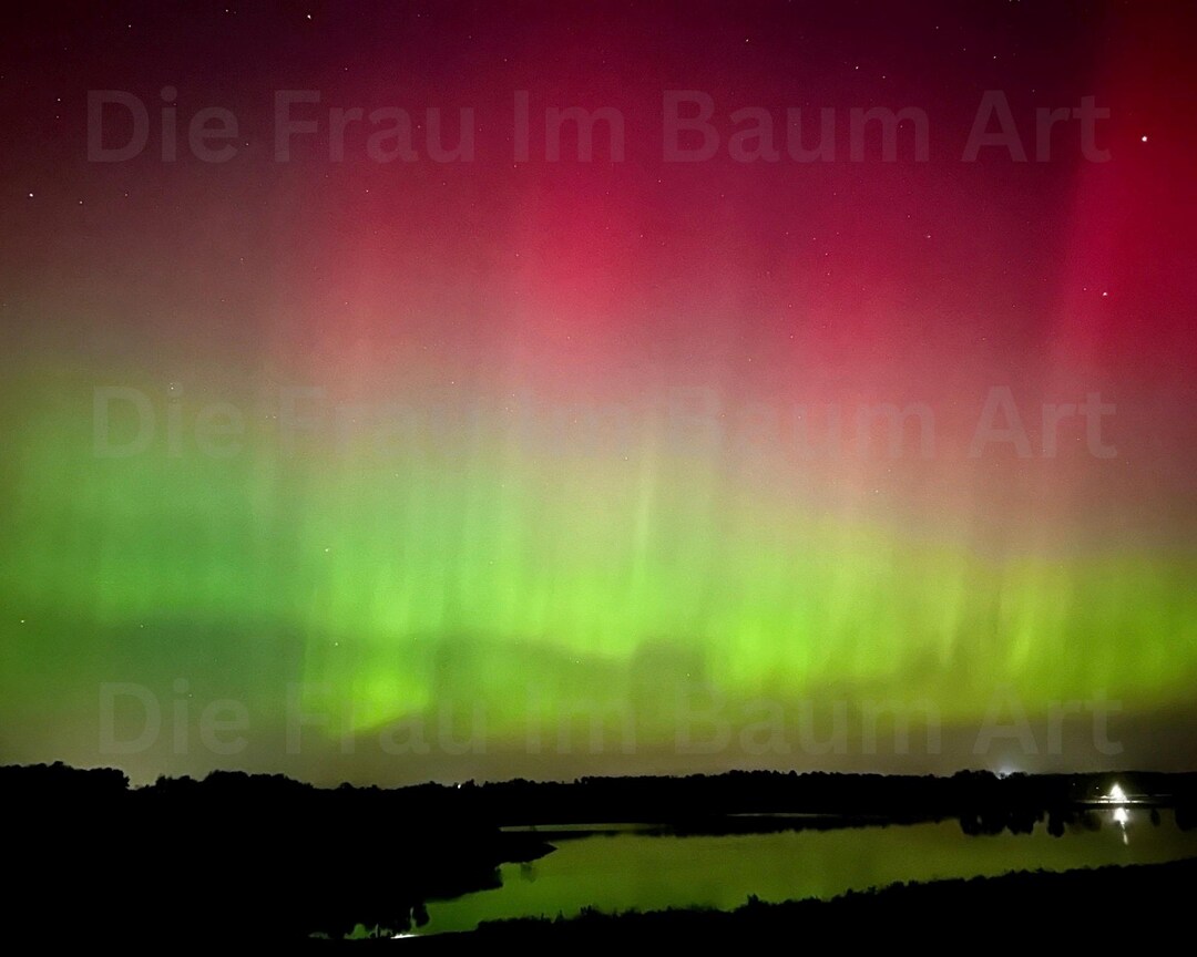Aurora Borealis - Northern Lights Over Iowa - Etsy