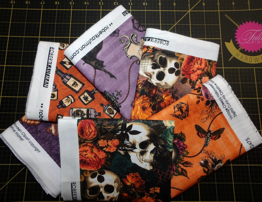 Dreadful Delights Fat Quarter Bundle - 6 Piece Robert Kaufman Skulls ...