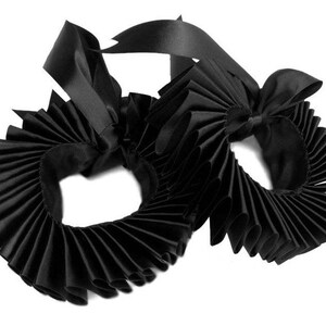 Ruffled Collar Black Satin Tall Wide Elizabethan Neck Ruff Victorian ...