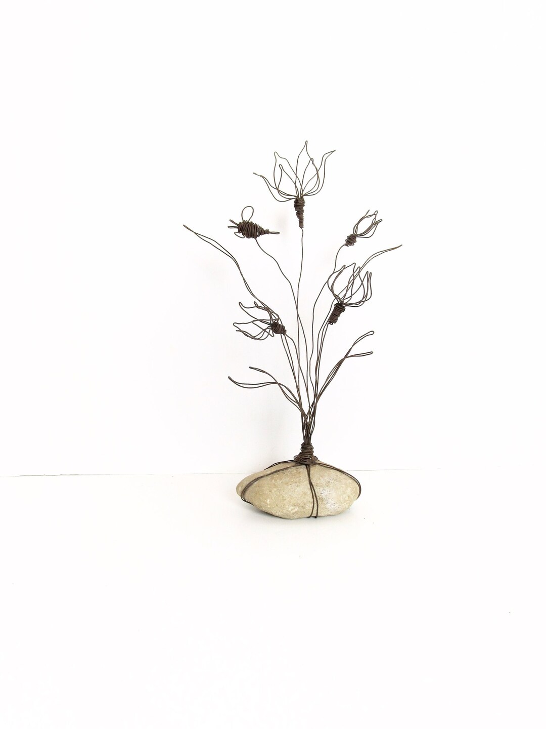 Rustic Wire Flowers With Bee on Rock Base Primitive Garden Art Wire and ...