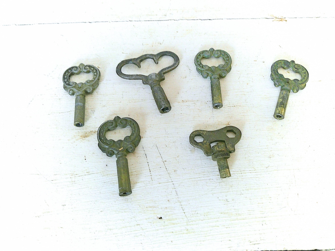 6 Vintage Clock Keys - Aged Patina Ornate Key - Craft Supply ...