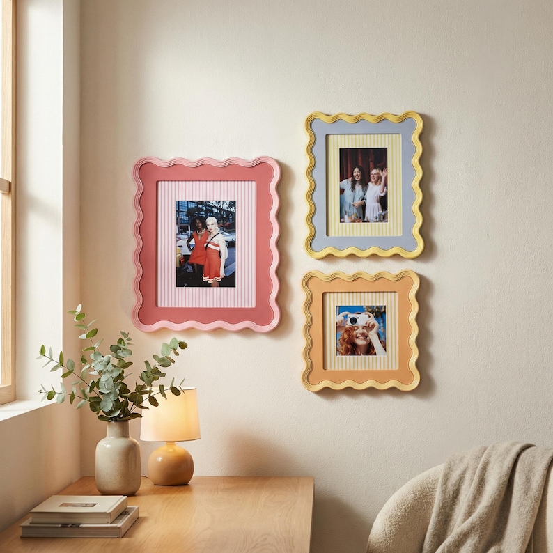 Funky Wavy Picture Frame Set | Retro Scalloped Edge Photo Frame With ...