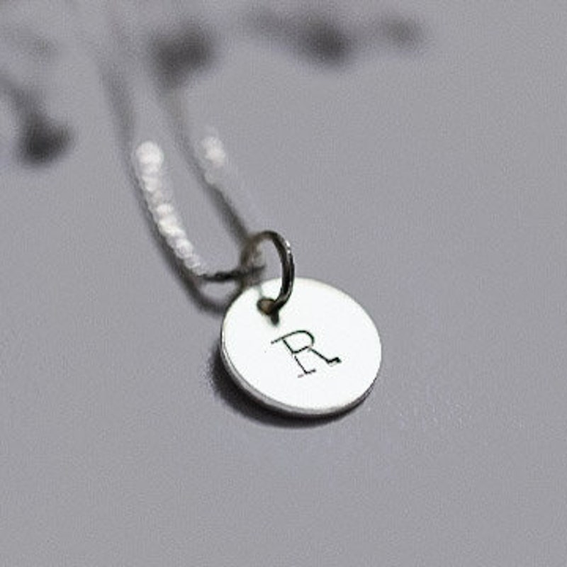Letter R Necklace - Etsy
