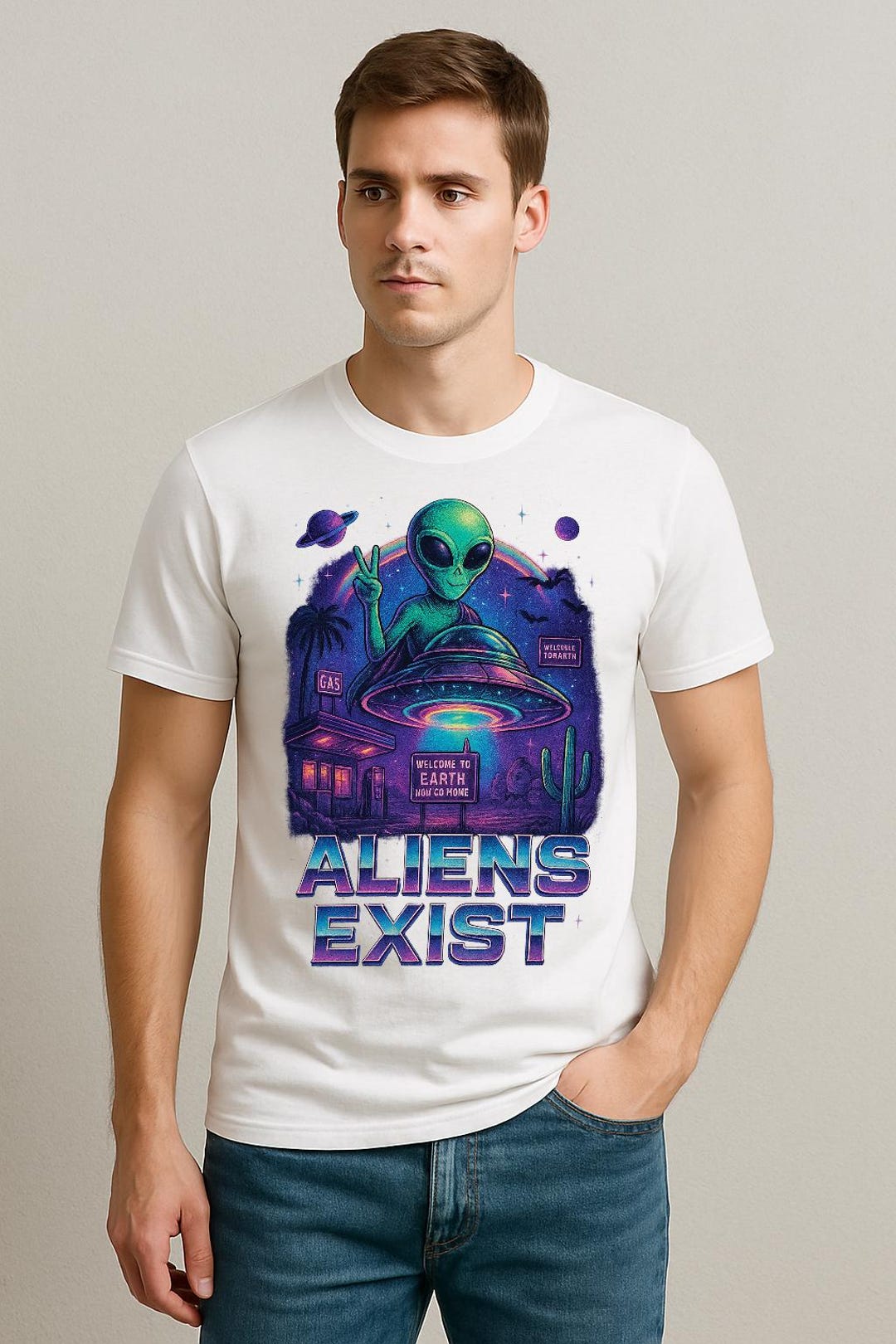Retro Alien T-shirt Design: Funny UFO PNG, 80s Synthwave (digital ...