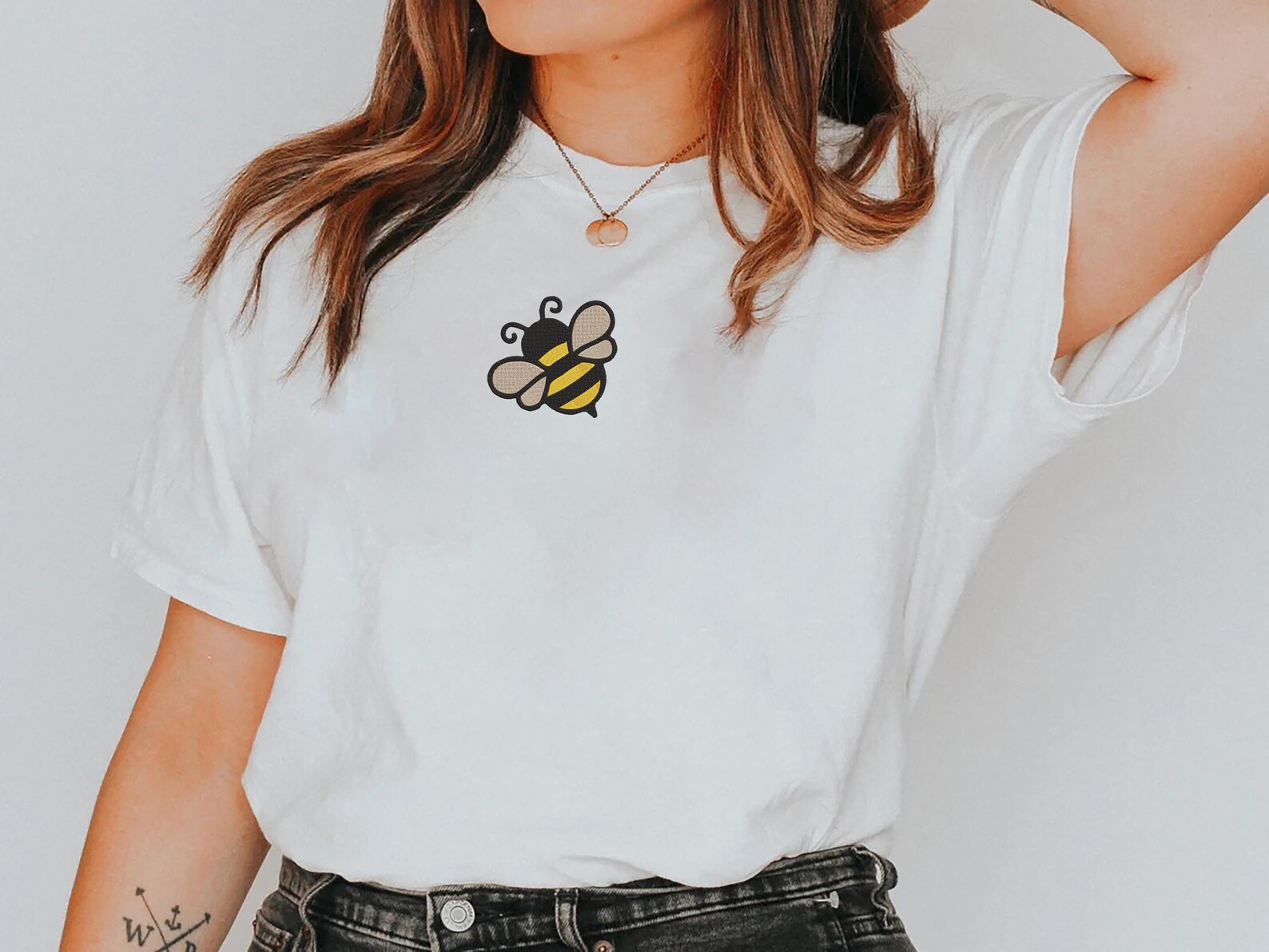 Cute Bee Hive Embroidery Design Cartoon Bees With Heart Hive Machine ...