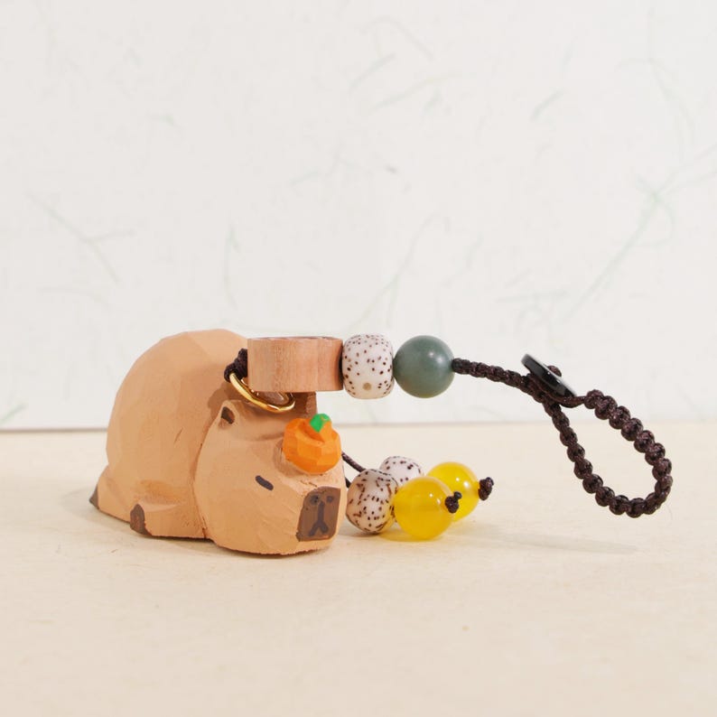 Handmade Wooden Carving Capybara Keychain, Cute Wood Capybara Ornament ...