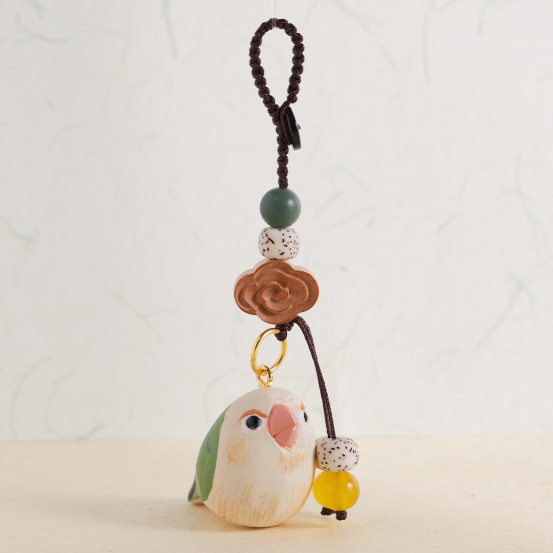 Handmade Wooden Carving Bird Keychains, Wooden Bird Ornaments, Creative ...
