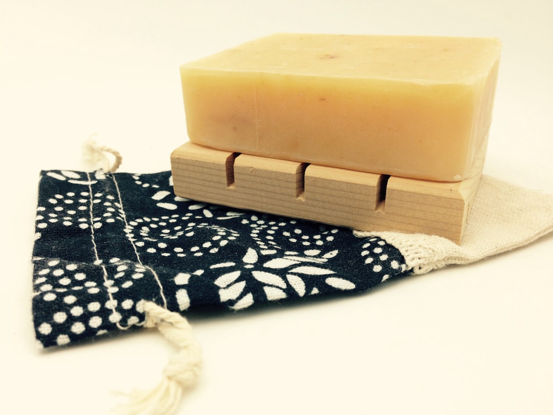 ONE Small Cedar Natural Wood Spa Soap Dish and Gift Tag Set Extend the ...