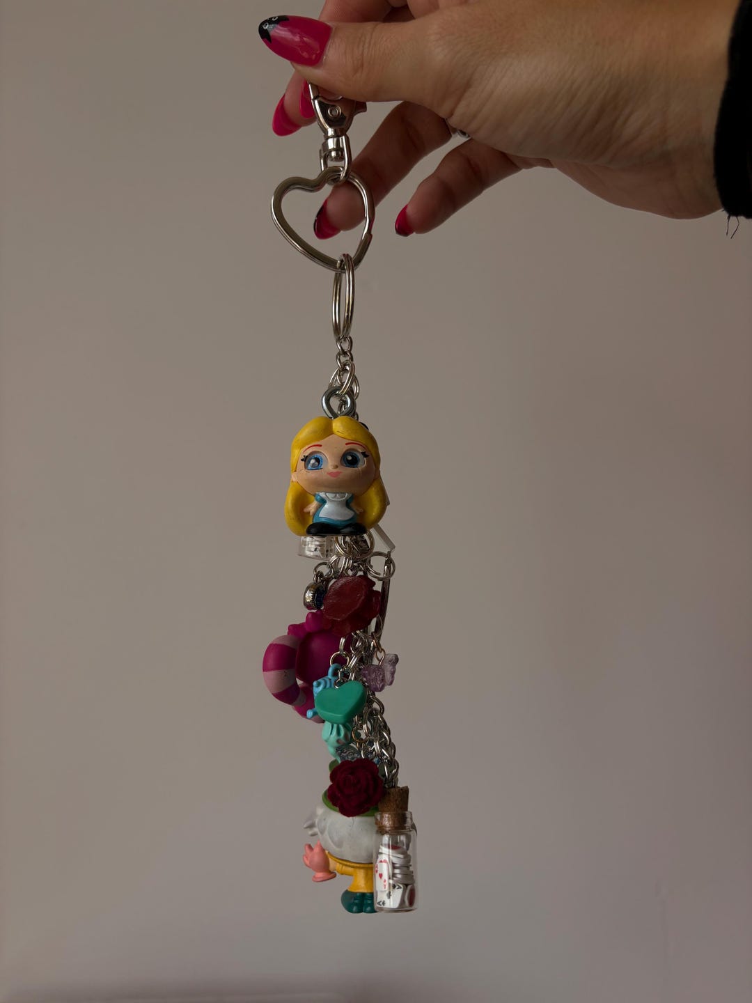 Doorables Alice in Wonderland Keychain – Alice, Cheshire Cat & Mad ...