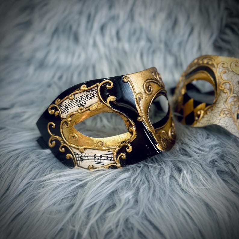 Men's Black & Gold Masquerade Eye Mask : Mardi Gras , Halloween ...