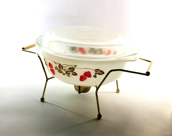 Strawberry Pyrex Casserole Dish With Serving Stand - Pyrex Dish and ...