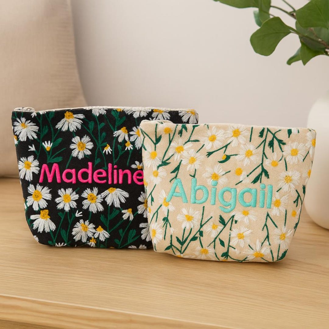Personalized Embroidered Daisy Makeup Bag: Custom Cosmetic Pouch - Etsy