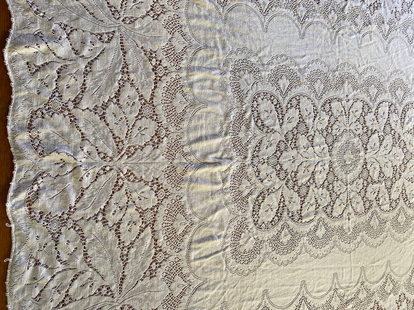 Quaker Lace Tablecloth, Vintage Lace Tablecloth, Scranton Lace ...