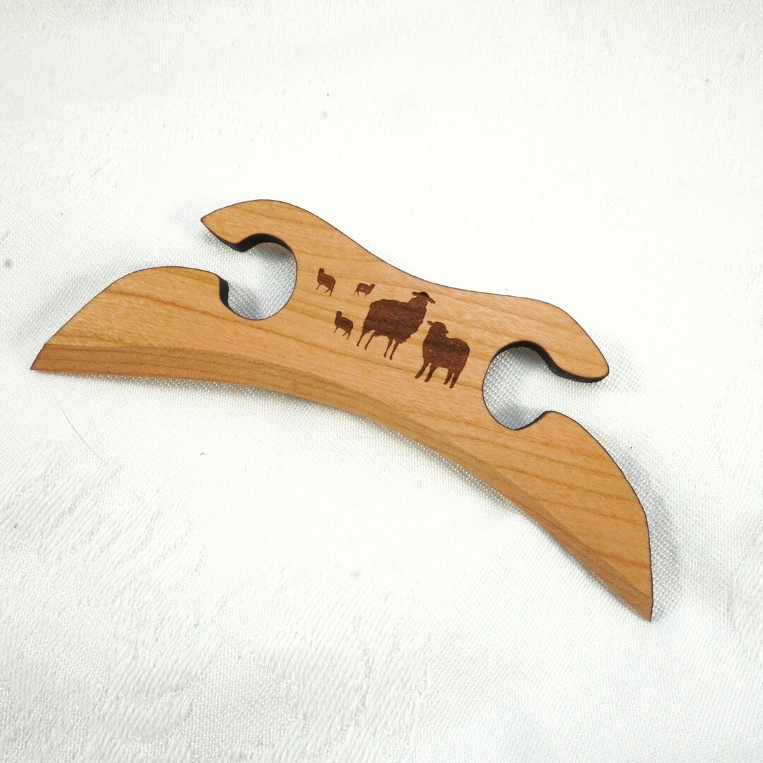 A Short Sword Form Shuttle for Traditional Scandinavian Tape Weaving ...