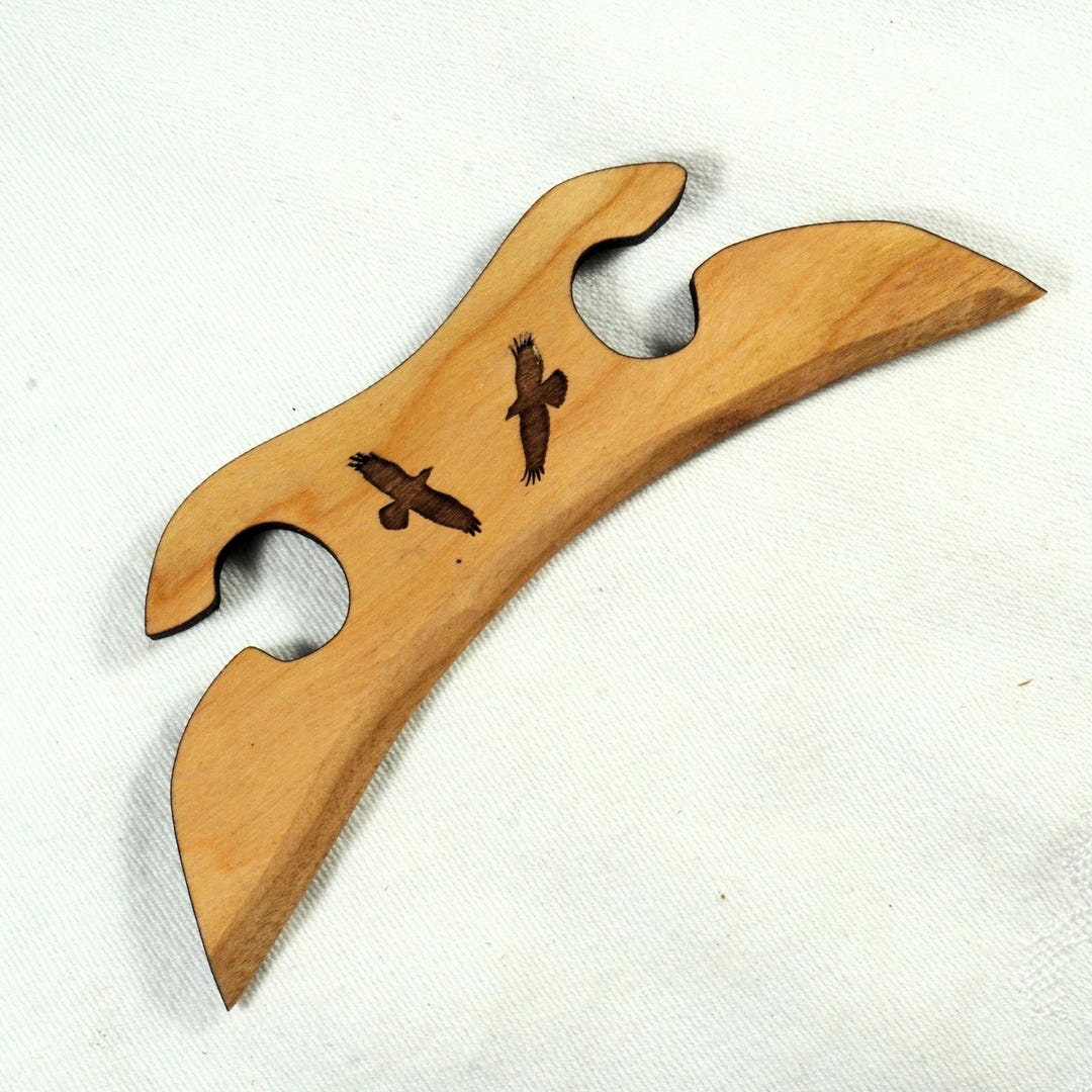 A Short Sword Form Shuttle for Traditional Scandinavian Tape Weaving ...