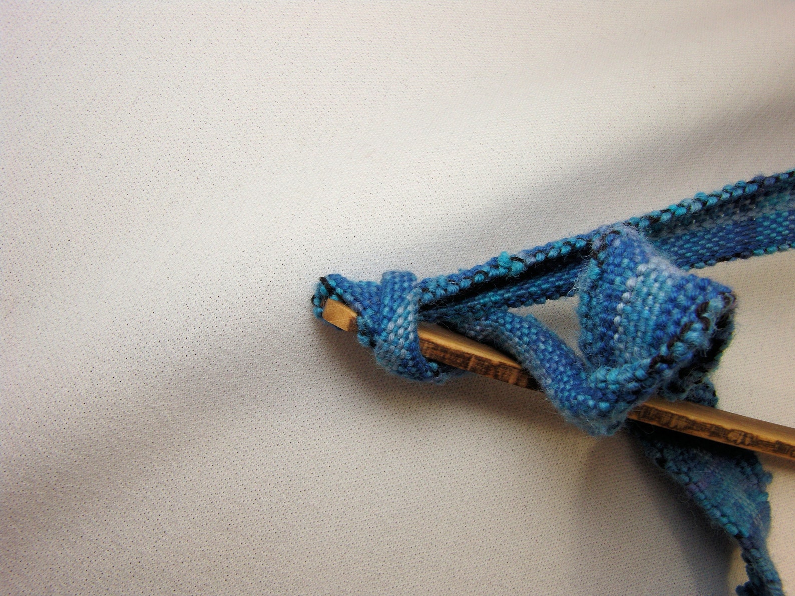 Medieval Bow Loom Back Strap Weaving on the Go and 25 Thread - Etsy