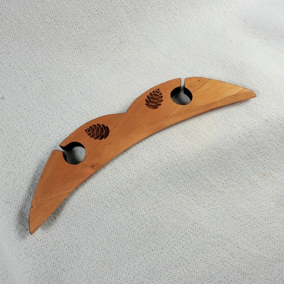 A Short Sword Form Shuttle for Traditional Scandinavian Tape Weaving ...