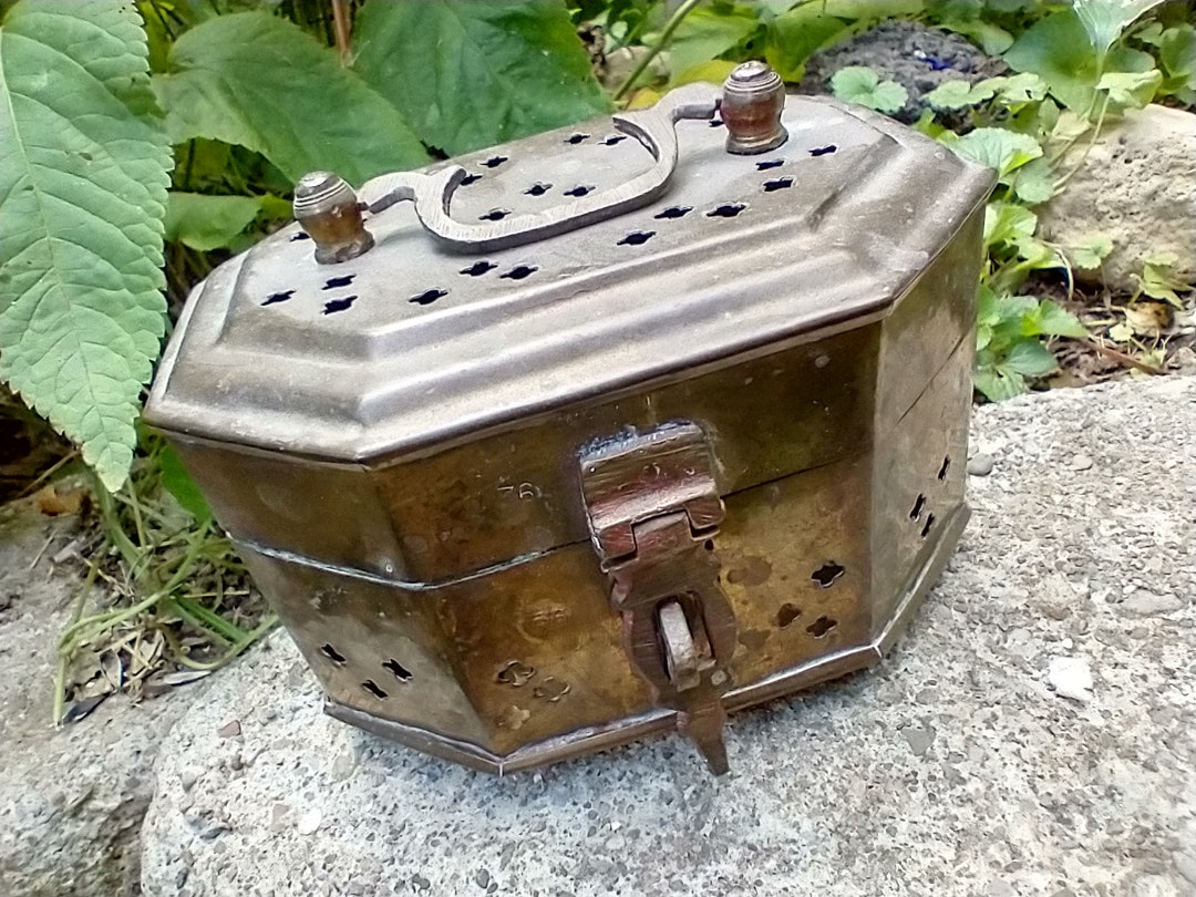 Cricket Box//vintage Hinged Brass Box//octagon Reticulated Storage Bin ...