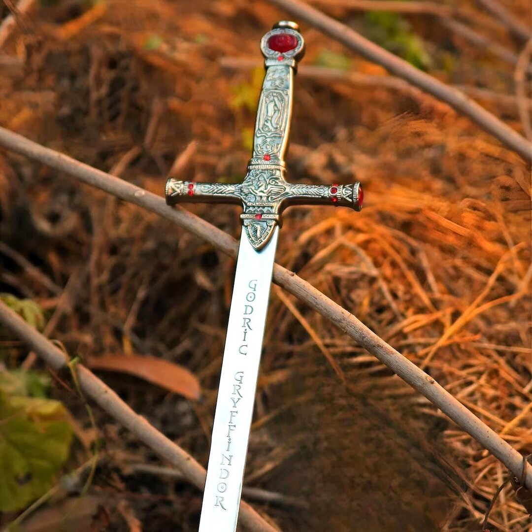 Harry Potter Sword Replica: Handcrafted Sword of Godric Gryffindor ...