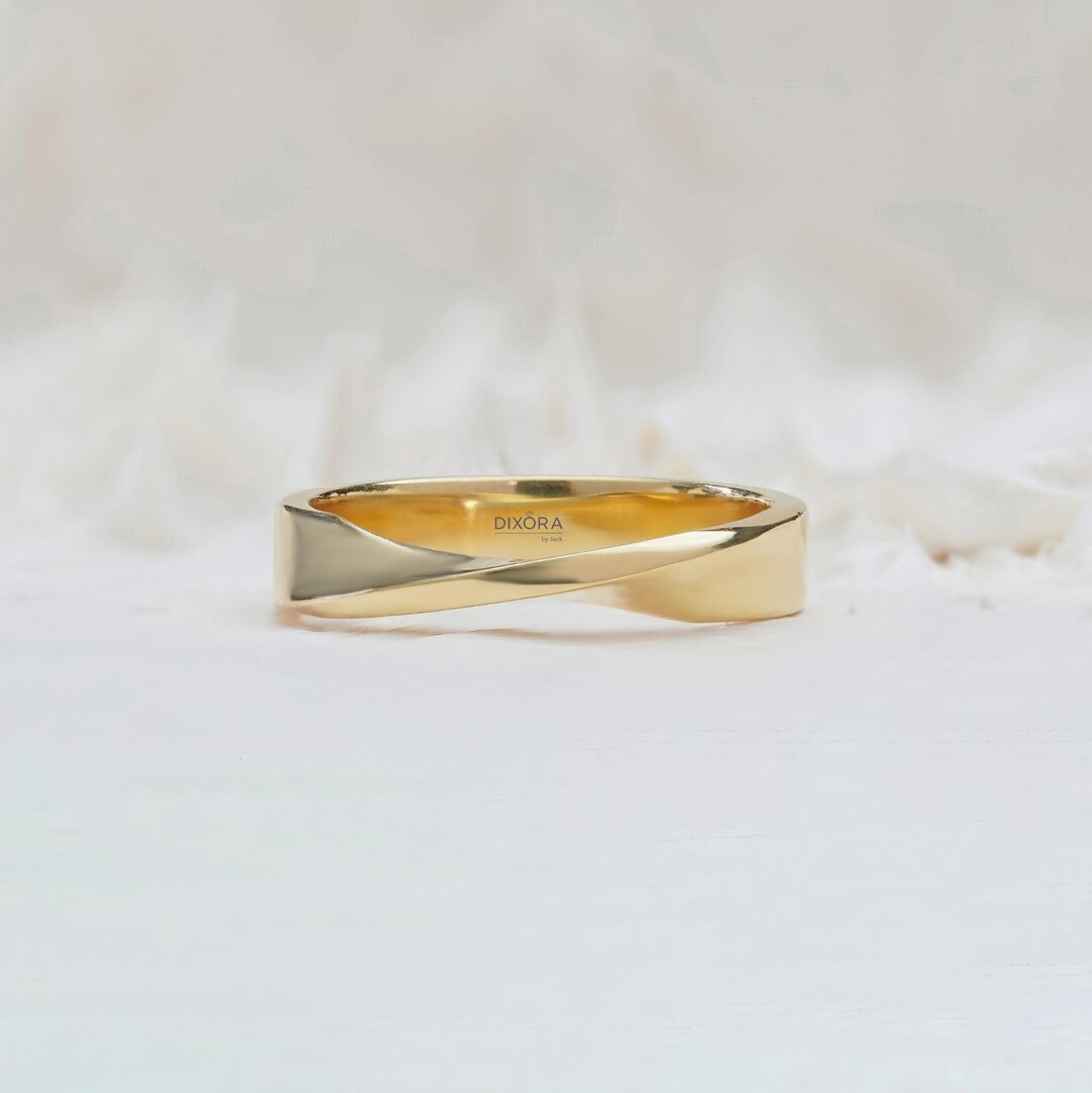 Unisex Wedding Ring Band , Vintage Mobius Twist Band, Sleek Minimalist ...