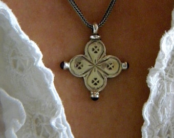 Round Cross Pendant - Etsy