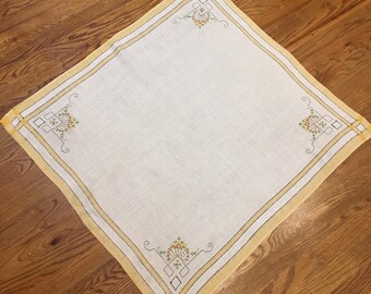 Square Table Topper - Etsy
