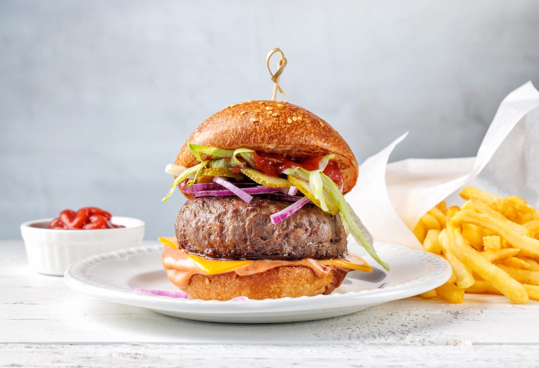 Juicy Cheeseburger Photo: High-resolution Food Photography (digital ...