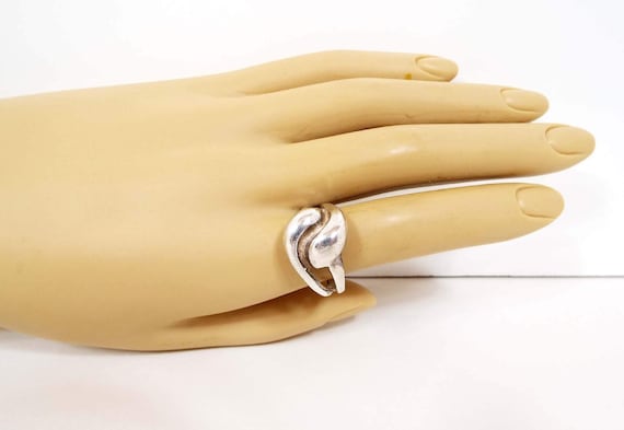 Polish Vintage Curved Modernist Sterling Silver Ring - Gem