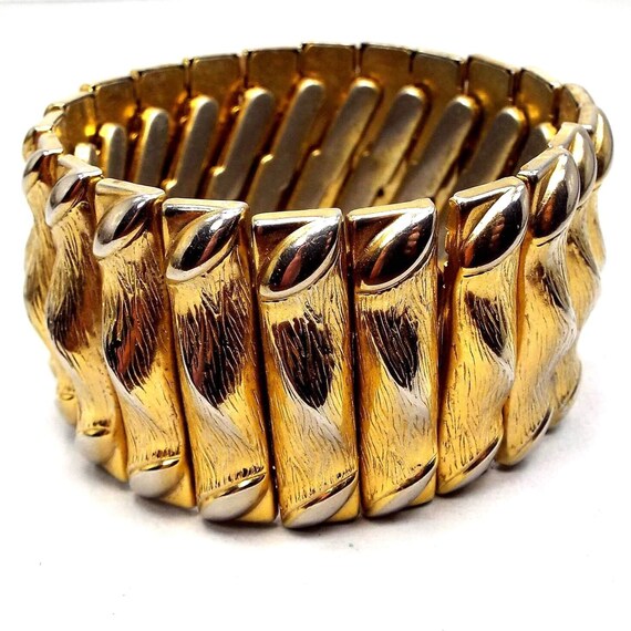 1970's Hong Kong Vintage Expansion Bracelet, Gold Tone - Gem