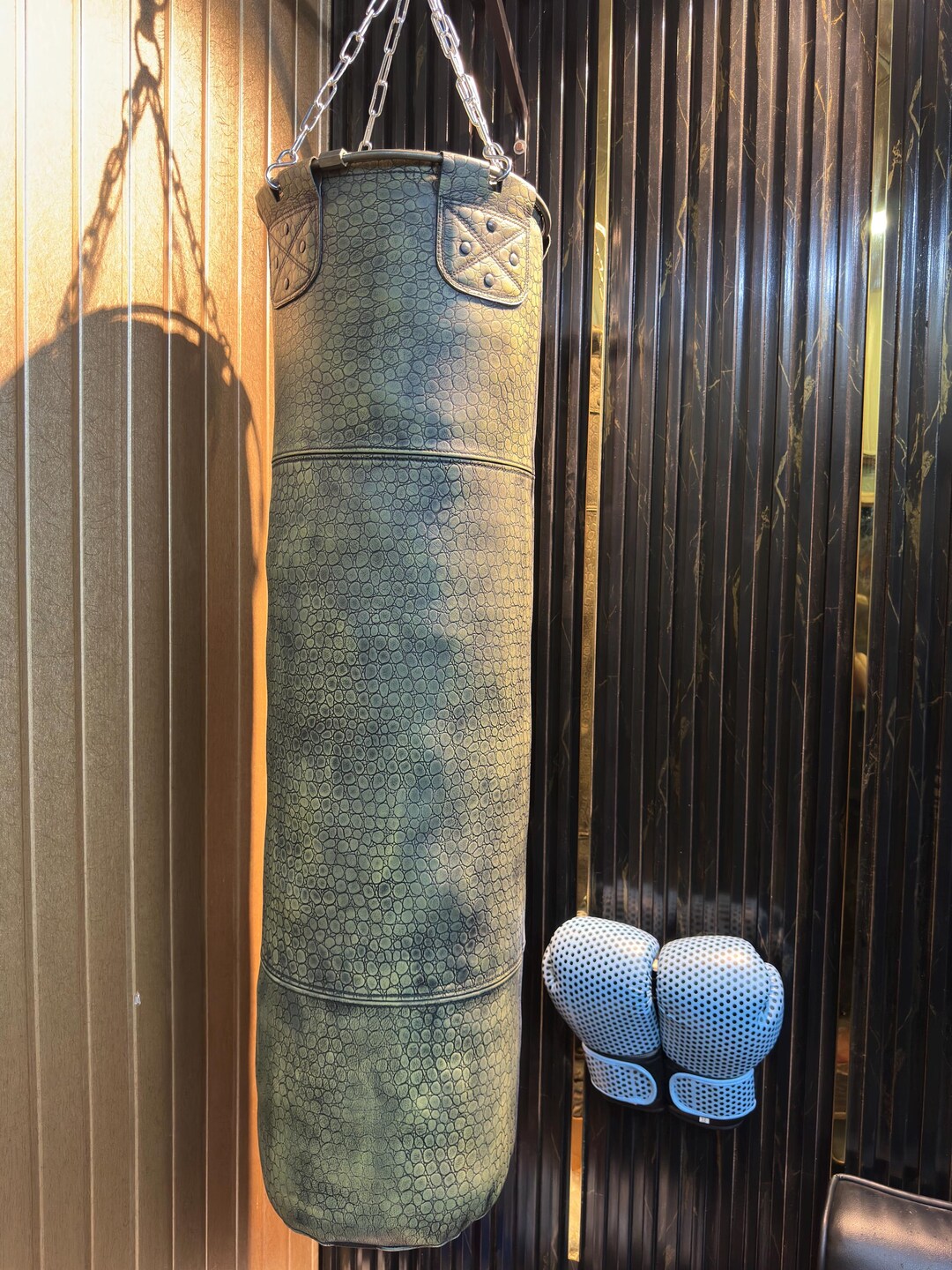 Handmade Dual-tone Bubble Leather Boxing Bag – Durable Cowhide Heavy ...
