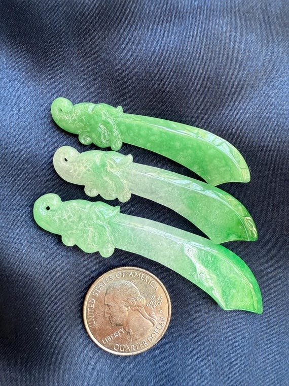 Natural Burmese Jadeite - Emperor’s Sword Pendant Han… - Gem
