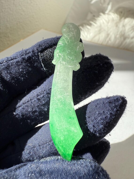 Natural Burmese Jadeite - Emperor’s Sword Pendant Han… - Gem