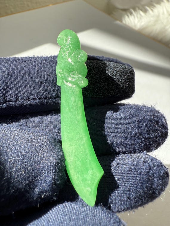 Natural Burmese Jadeite - Emperor’s Sword Pendant Han… - Gem