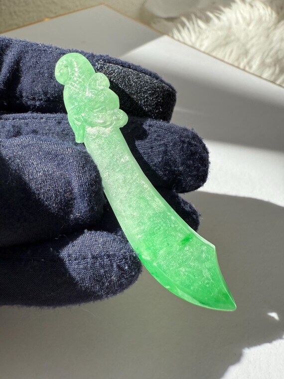 Natural Burmese Jadeite - Emperor’s Sword Pendant Han… - Gem