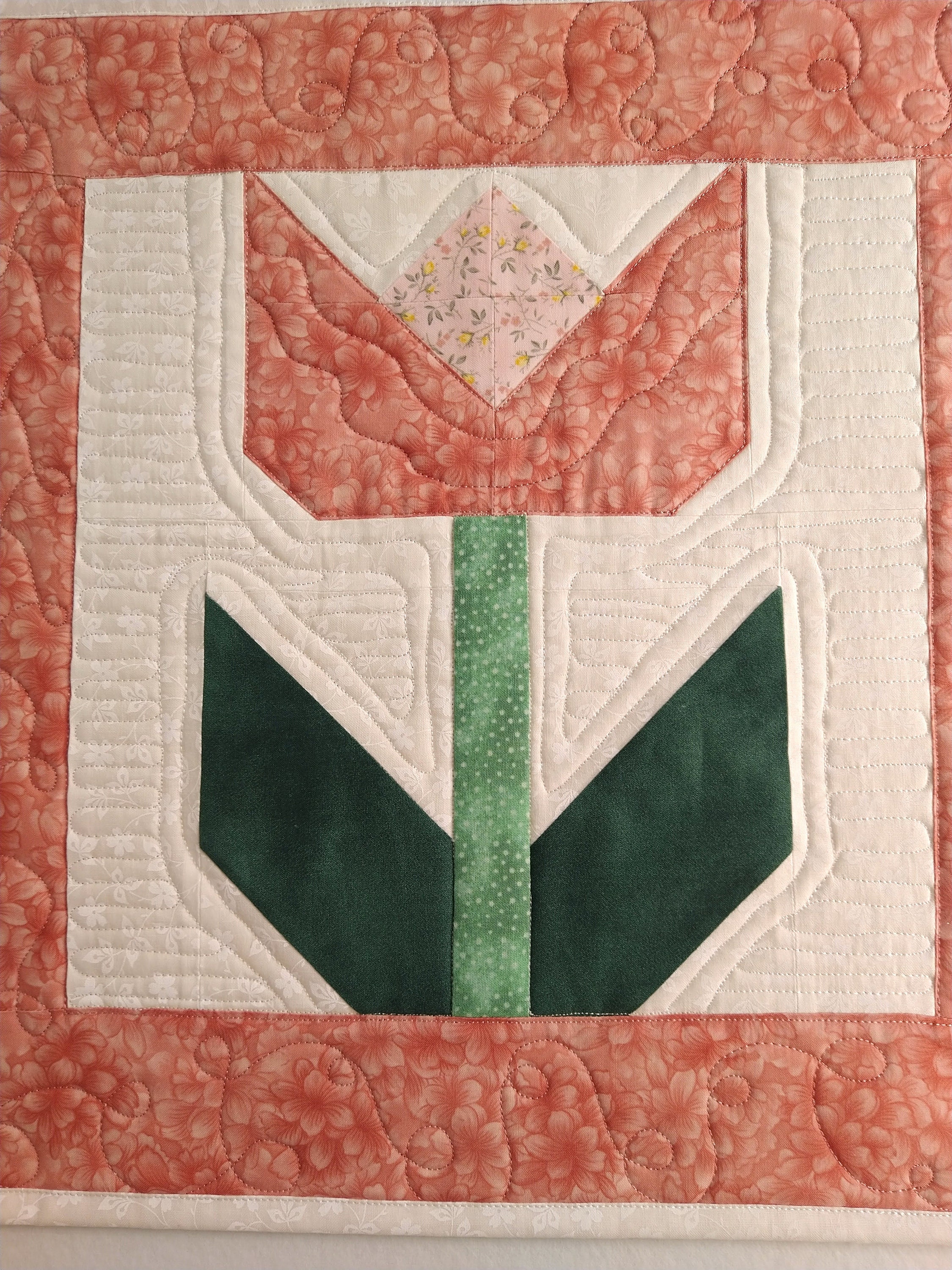 Tulip Table Runner Quilted Table Runner Tulip Spring Table Decor Table ...