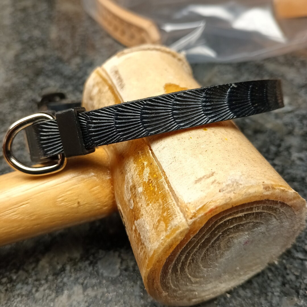 Handmade Leather Breakaway Safety Collar for Cats or Dogs, Black Cat ...