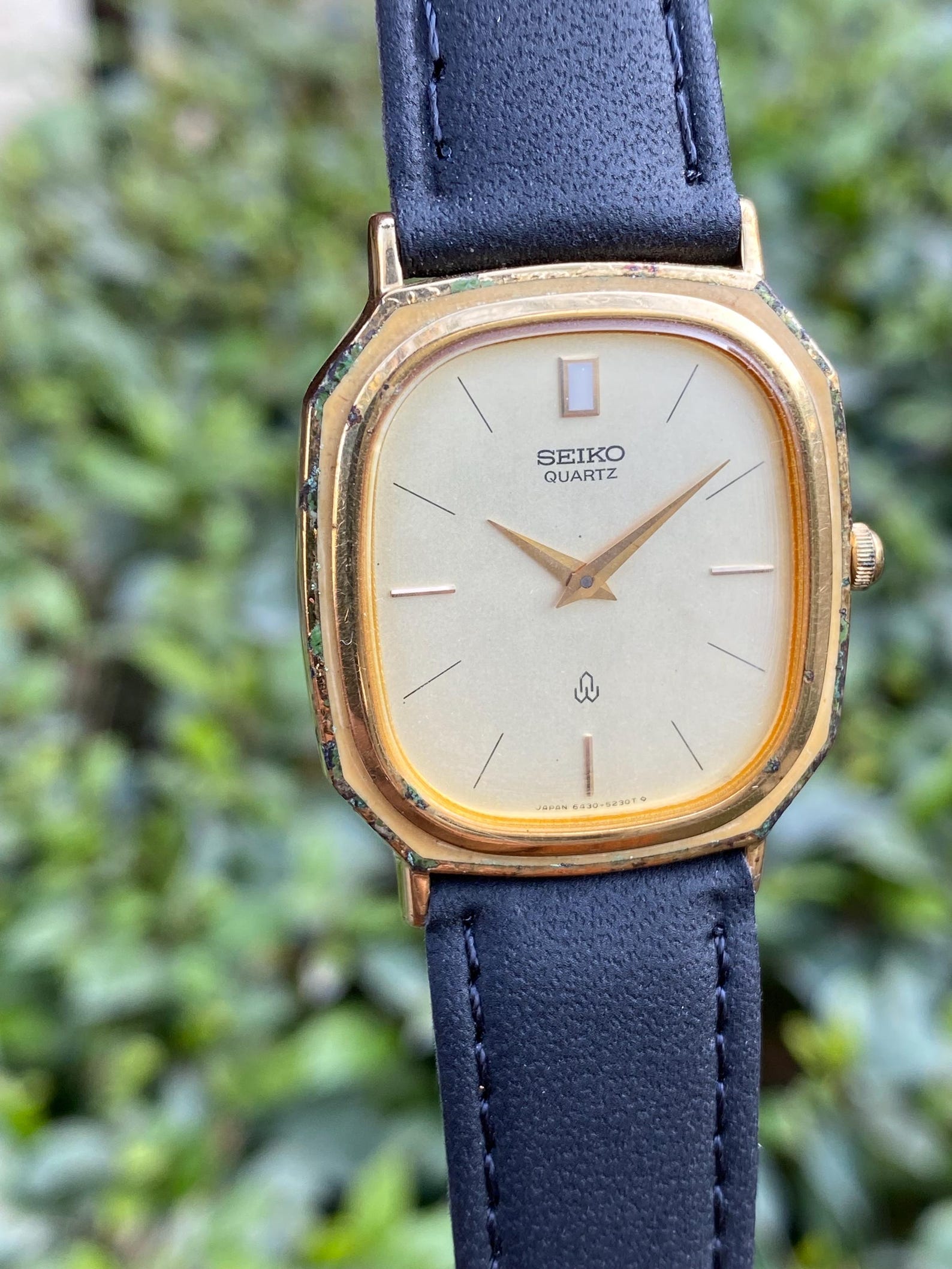 Elegante reloj de pulsera Seiko Slim Tank Shape de cuarzo, esfera ...