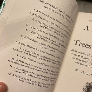 Field Guide to Trees and Shrubs George A. Petrides Roger Tory Peterson ...