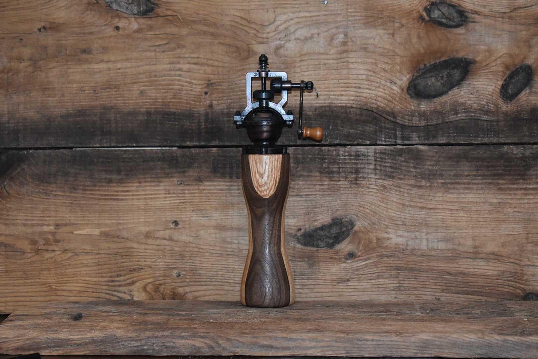 Hand Mechanical Pepper Mill Pepper Grinder Housewarming Kitchen Foodie ...