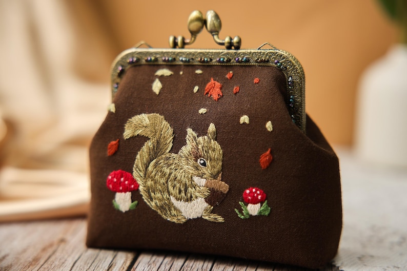 Hand Embroidered Kisslock Purse With Forest Animals, Linen Coin Bag ...