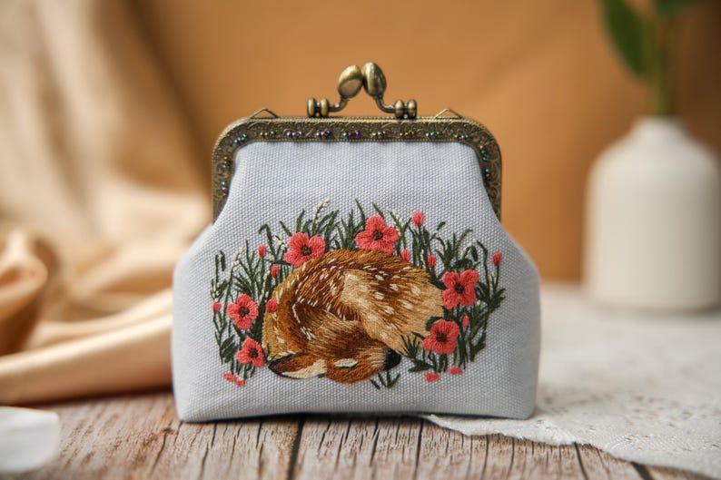 Hand Embroidered Kisslock Purse With Forest Animals, Linen Coin Bag ...