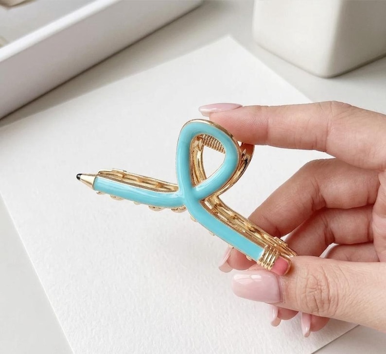 Pinza para el cabello con forma de lápiz, accesorio de papelería rosa ...